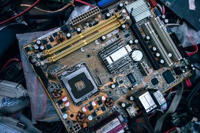 Pengertian, Fungsi, Komponen dan Jenis-Jenis Motherboard